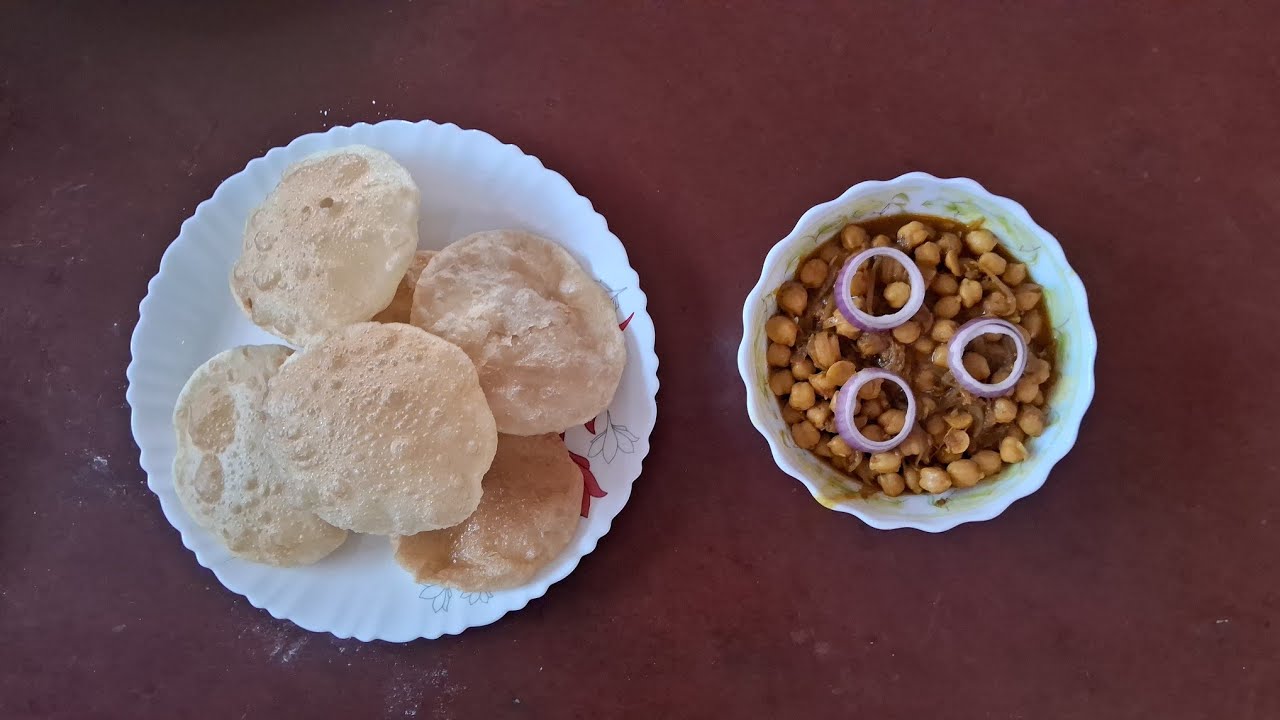 তুলতুলে নরম নানপুরি | Breakfast Recipe Channa Masala & naan Poori ...