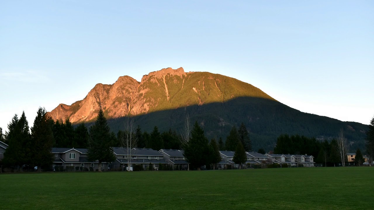 Mild Winter Sunset on Mt. Si - YouTube