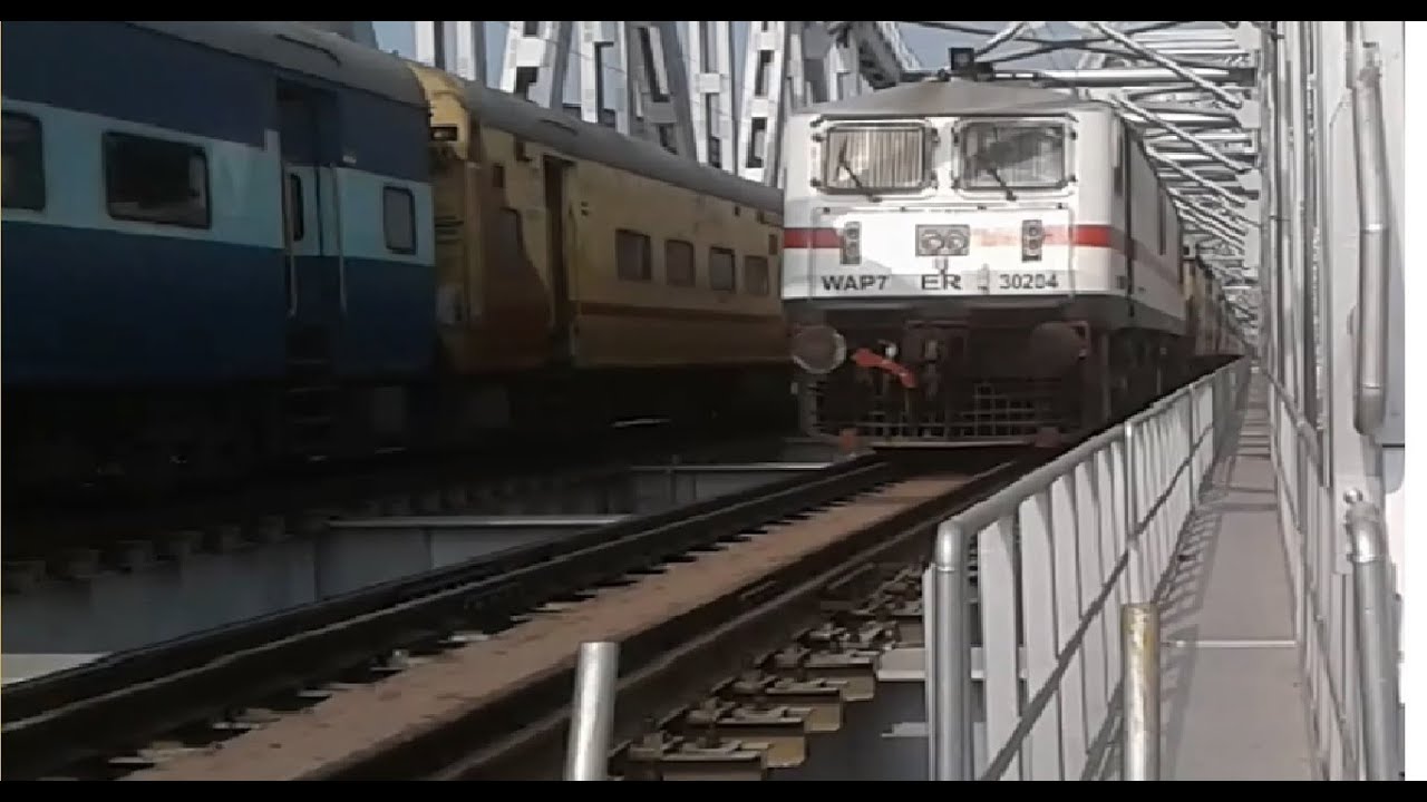 Dangerous Train crossing on rail bridge from close proximity | Train ...