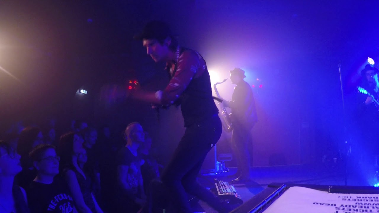 Walking Papers - Into The Truth (Live in Berlin) - YouTube