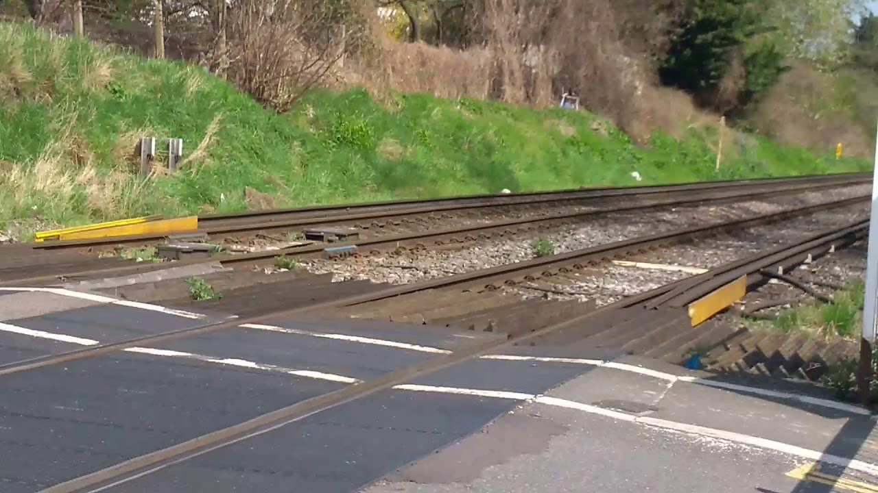 *Late start* Wood Lane Level Crossing Isleworth West London - YouTube