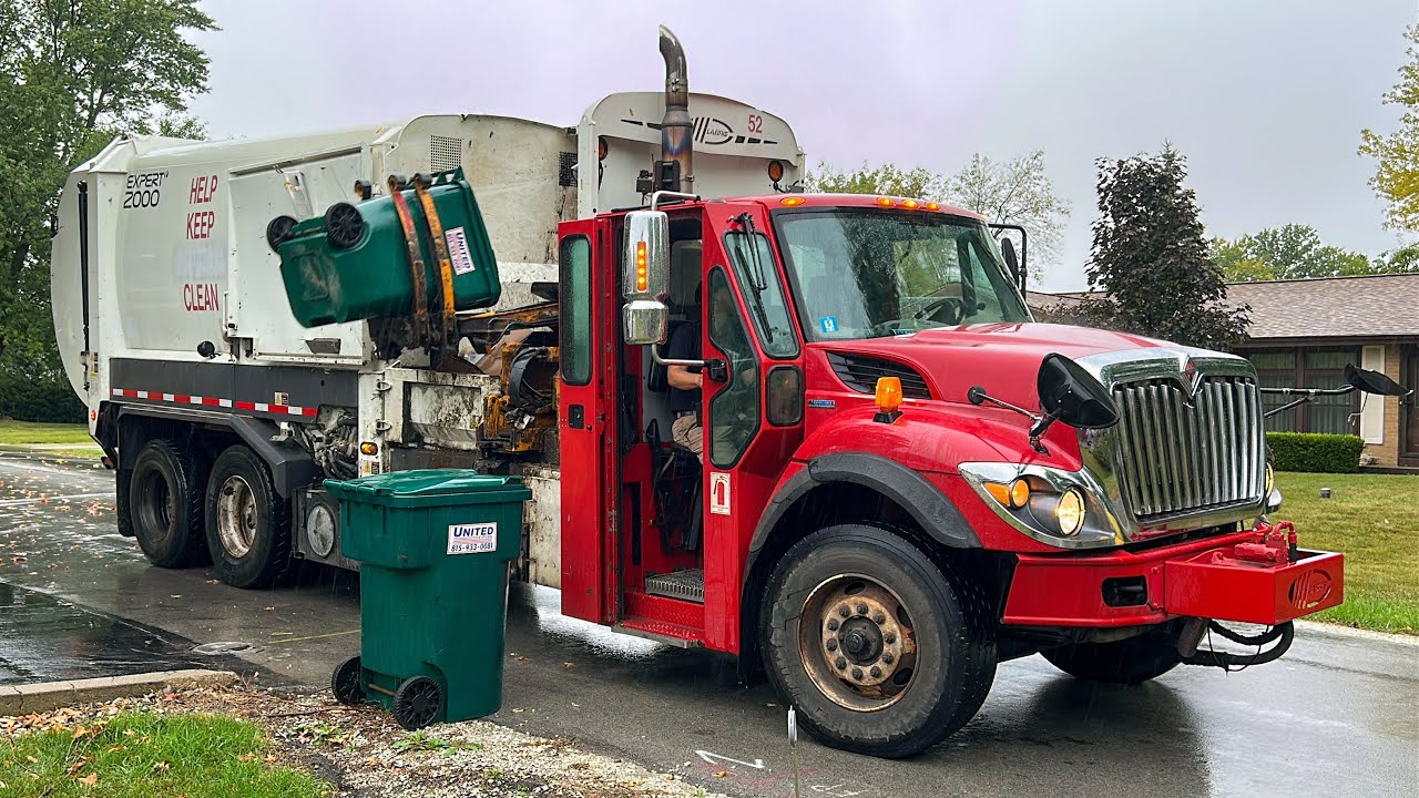 United Disposal International Labrie Helping Hand Side Loader Garbage ...