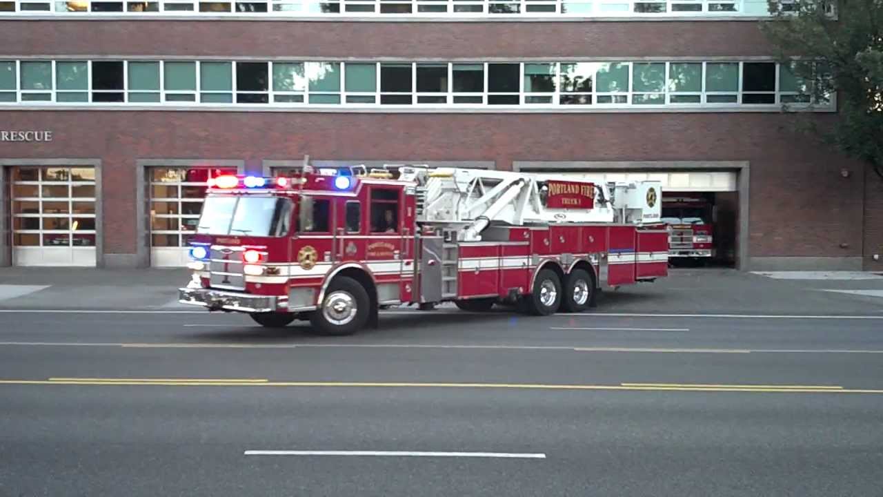 Truck 1 Responding Portland Fire & Rescue (2010 Pierce Arrow XT 95' Mid ...