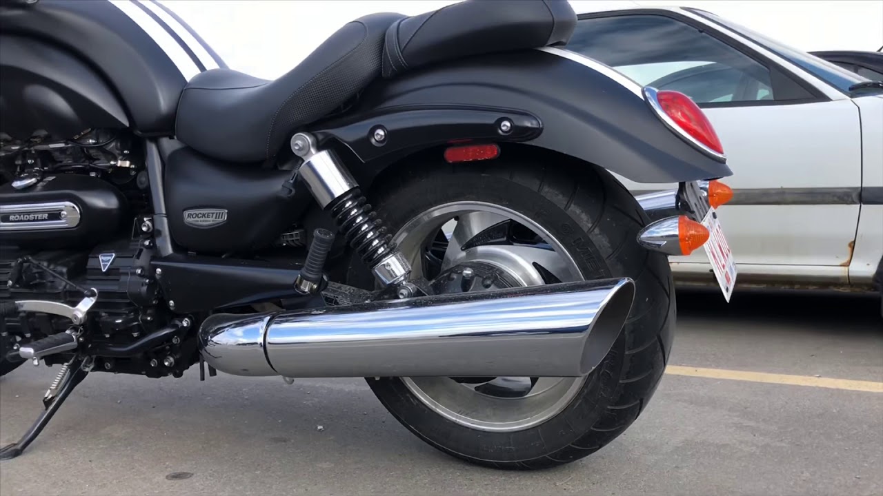 2017 Triumph Rocket 3 w/ Carpenter racing exhaust. - YouTube