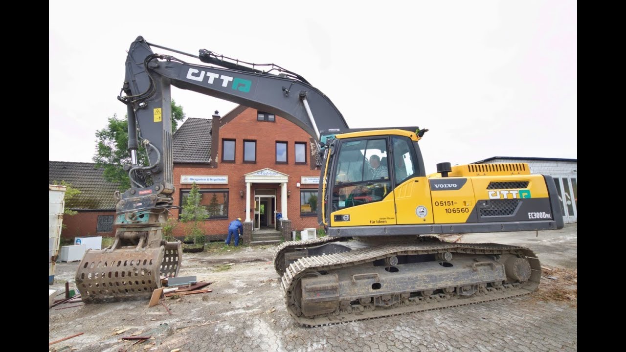 Volvo EC 300 D mit Oil Quick / Vorbereitungen für Abbruch (HD) - YouTube