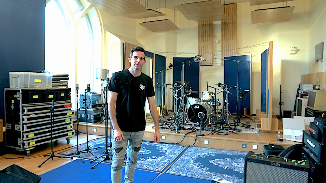 RECORDING STUDIO TOUR of Vada Studios - a studio getting cult status ...