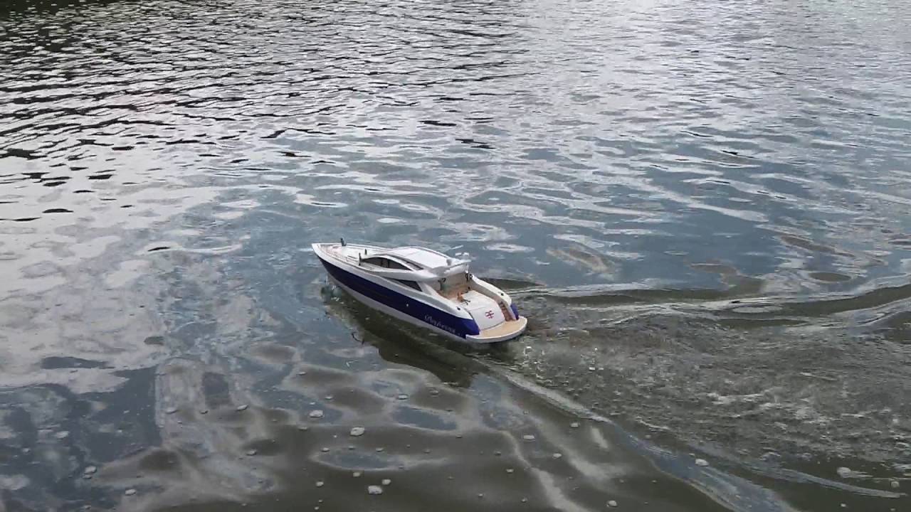 Just a slow day with some fast boats! - YouTube