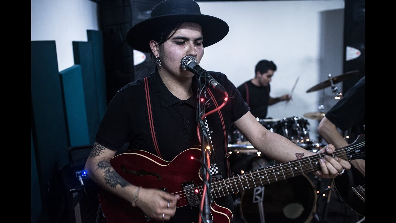 Skywords - Estoy Bien (Video clip) - YouTube