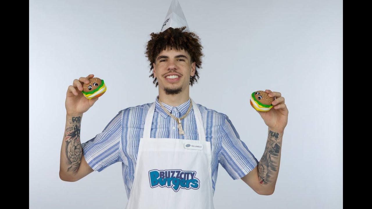 2 Minutes And 38 Seconds Of LaMelo Ball COOKING 👨‍🍳🕺🛸 - YouTube