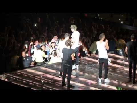 One Direction Twerking Live Take Me Home Tour