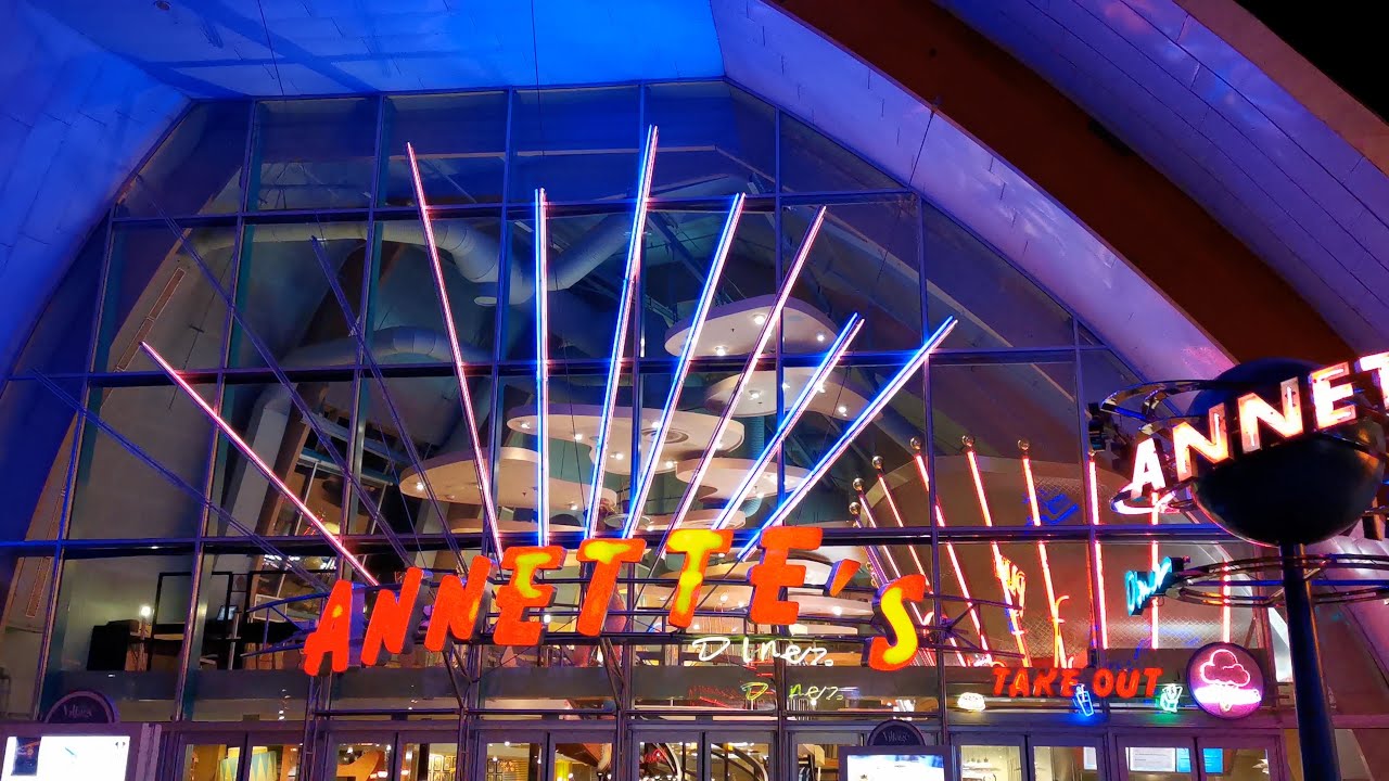 Annette’s Diner Disneyland Paris - YouTube