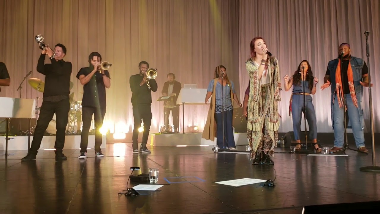 Lauren Daigle "Sir Duke" cover New Orleans Look up Child Tour - YouTube