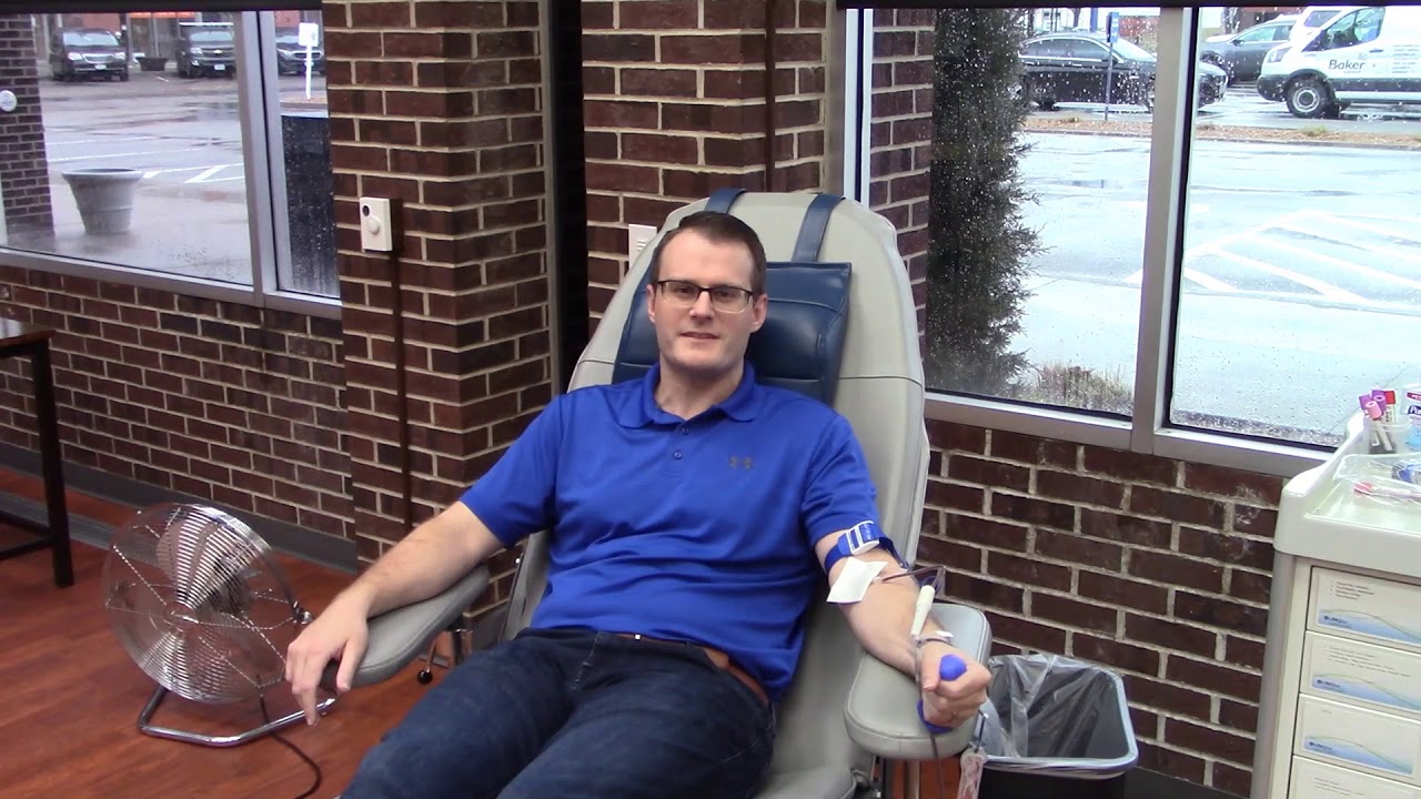 Iowa Lt. Gov. Adam Gregg Gives Blood - YouTube