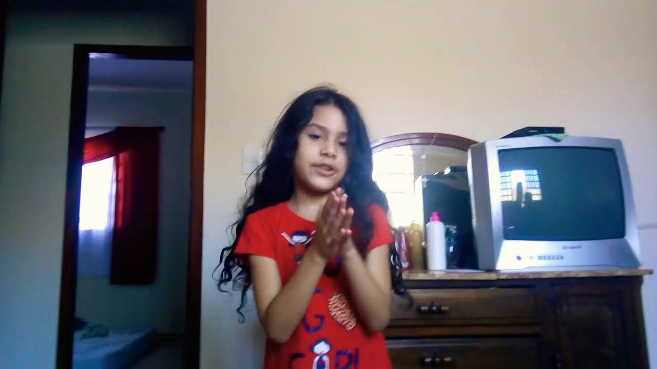 Brincando De Esconde Esconde Com Minha Irmã E Minha Prima Youtube