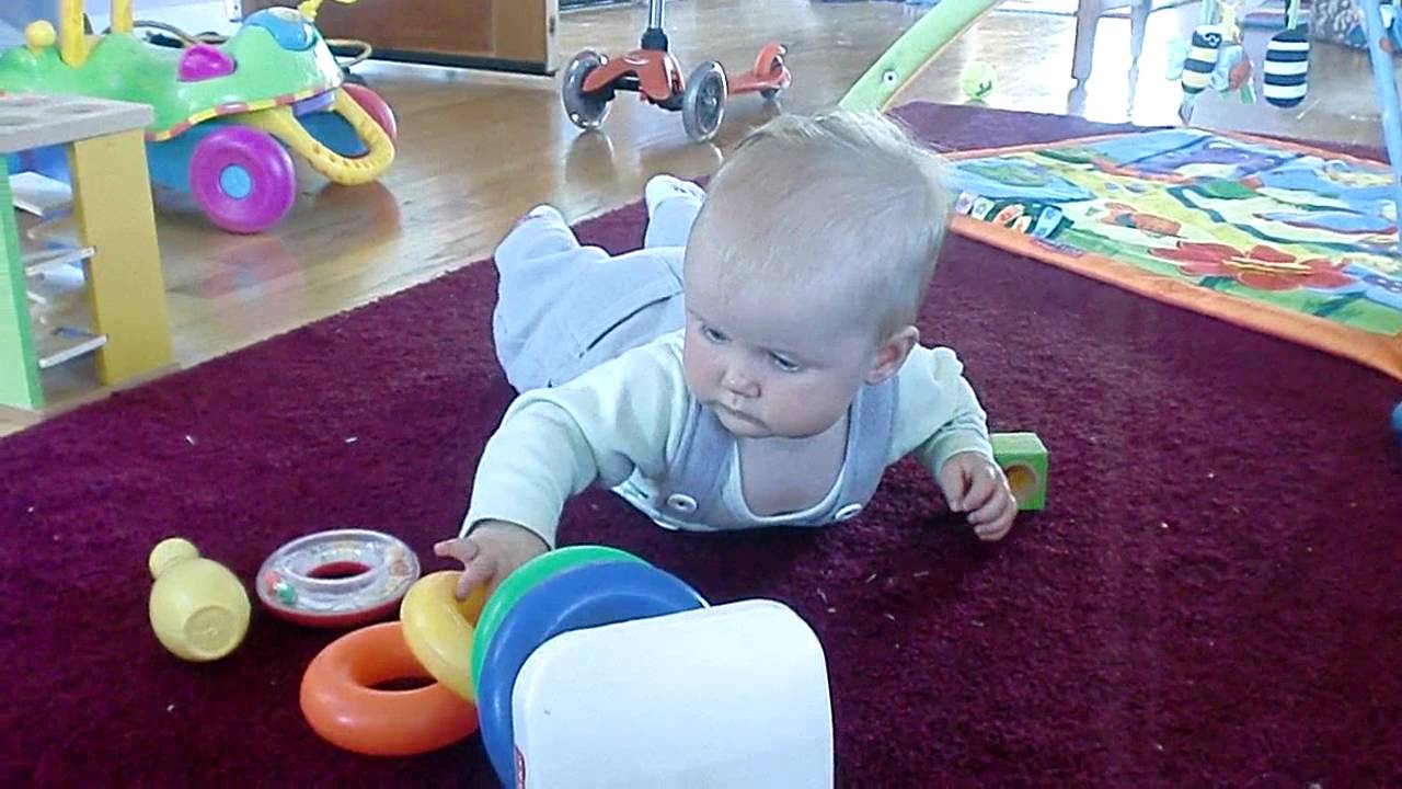 hazel scootching 1 - YouTube