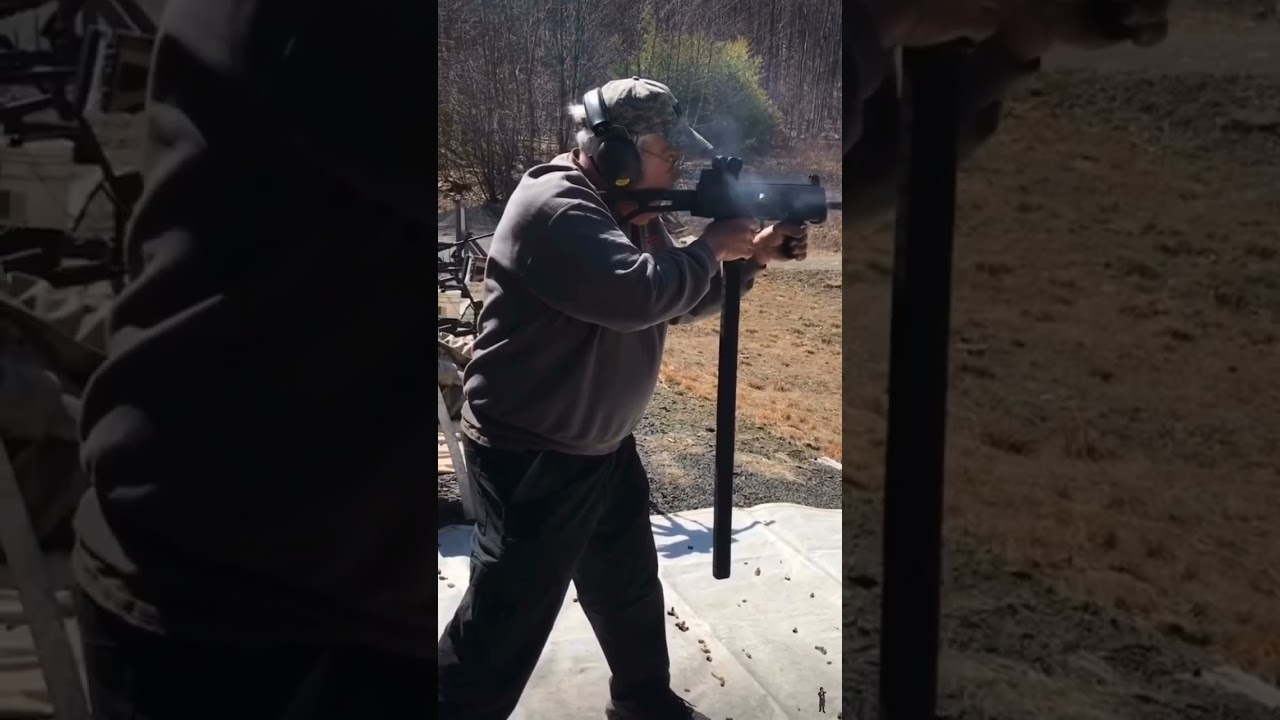 SMG with Extended mag - YouTube