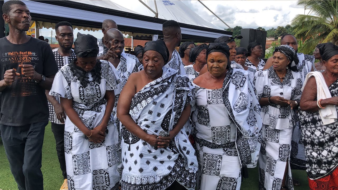 OHENEBA EK PERFORMS HIS HIGHLIFE ADADAMU SONGS MESU MAWEREHO SU & YEE ...