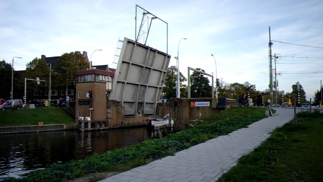 Geestbrug, Ophaalbrug/ Drawbridge Den Haag - YouTube