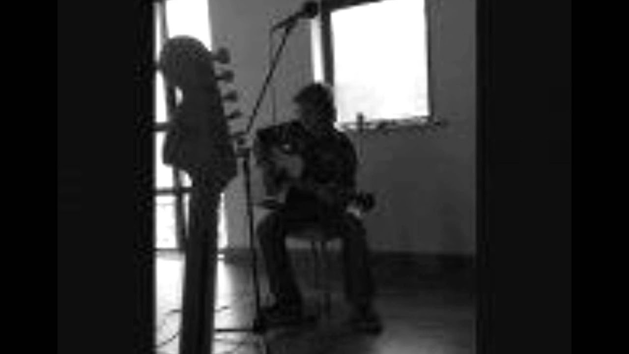 Chris Gething - Paranoid - YouTube