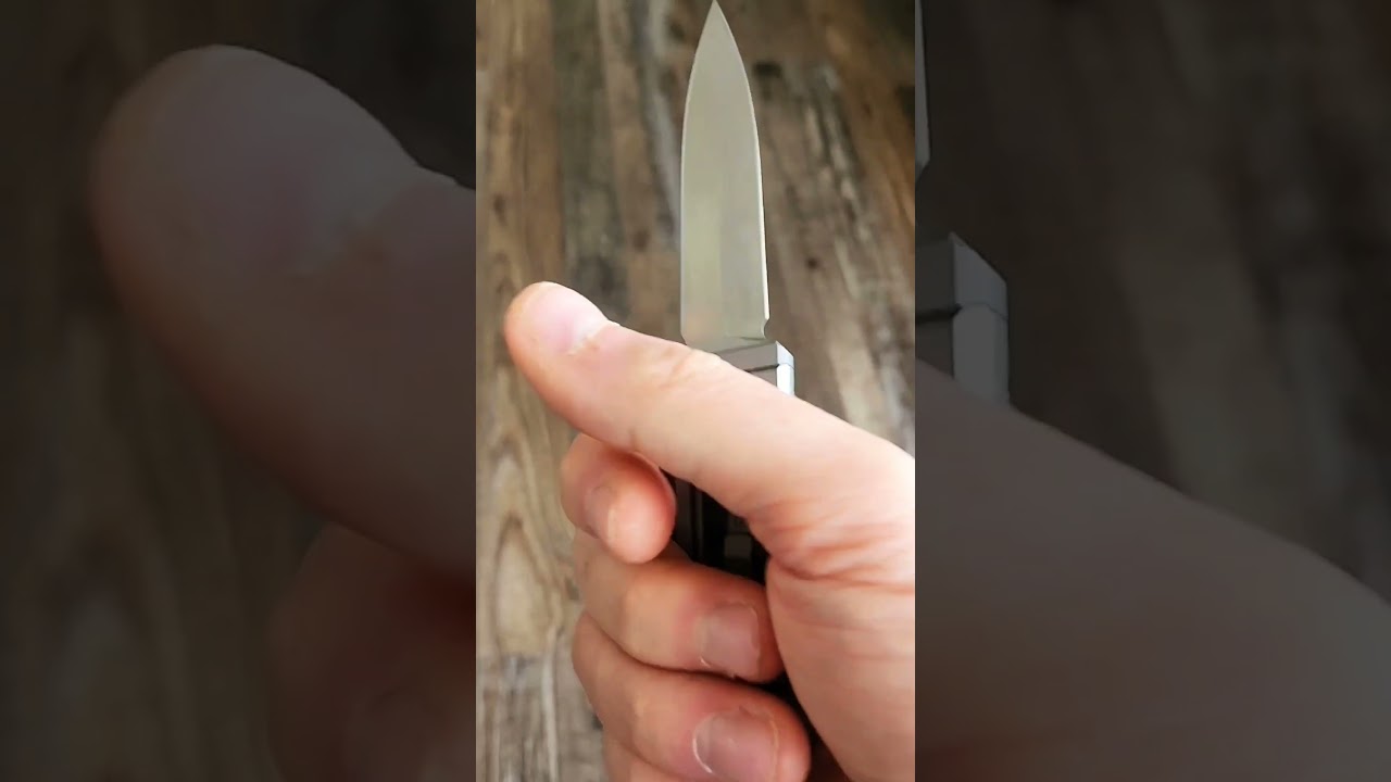 Benefits of a Gravity Knife over an OTF Automatic #knife #bladeaddict #pocketknife #switchblade