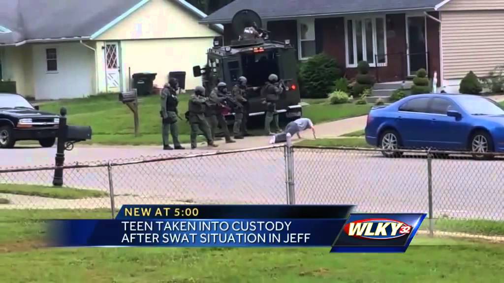 Teen Taken Into Custody After Swat Situation In Jeffersonville Youtube