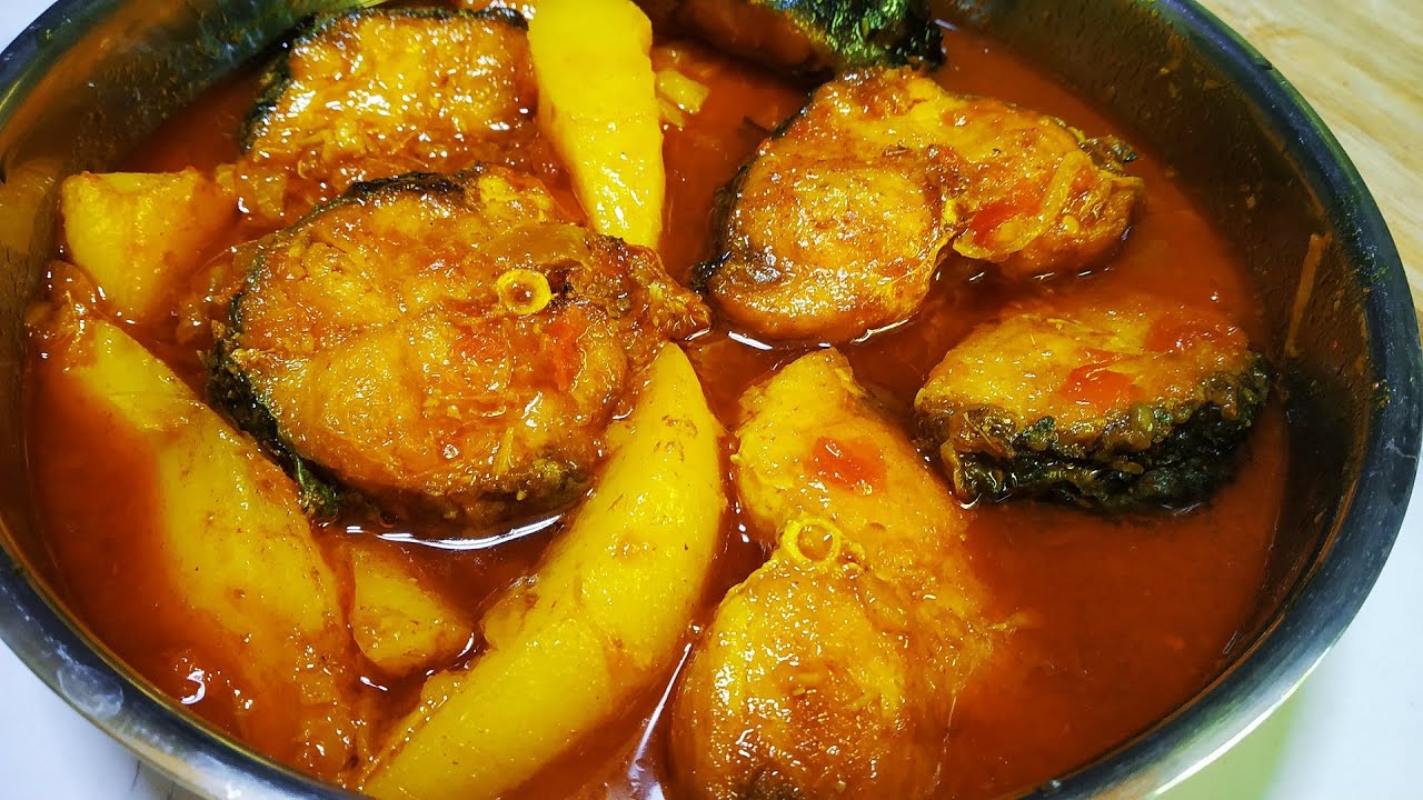 আলু দিয়ে রুই মাছের পাতলা ঝোল | জিরে আদা বাটা দিয়ে মাছের ঝোল রেসিপি ...