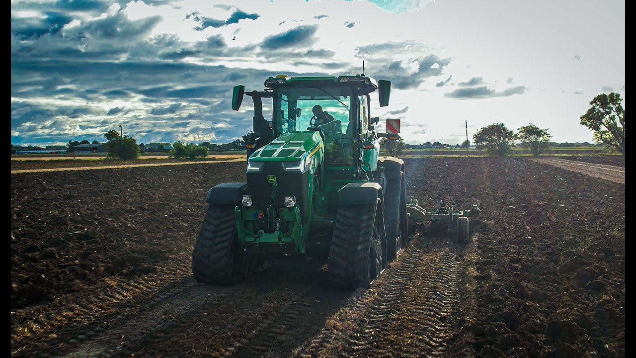 John Deere 8RX 370 & Agriweld 6m deep leg cultivator (4K) - YouTube