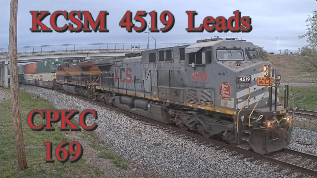 KCSM 4519 GE AC44CW Leads CPKC 169 Train past Live Cam March 21 2023 - YouTube