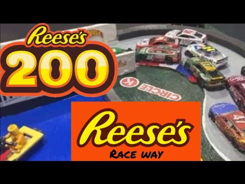 Nascar stop motion, at Reese’s Race Way, (season 2 race 2 of the Reese ...