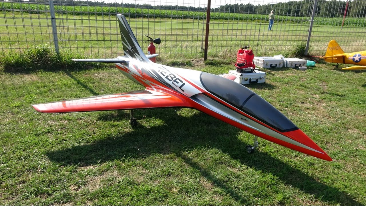 CARF Rebel Classic 2,0m second flight - YouTube