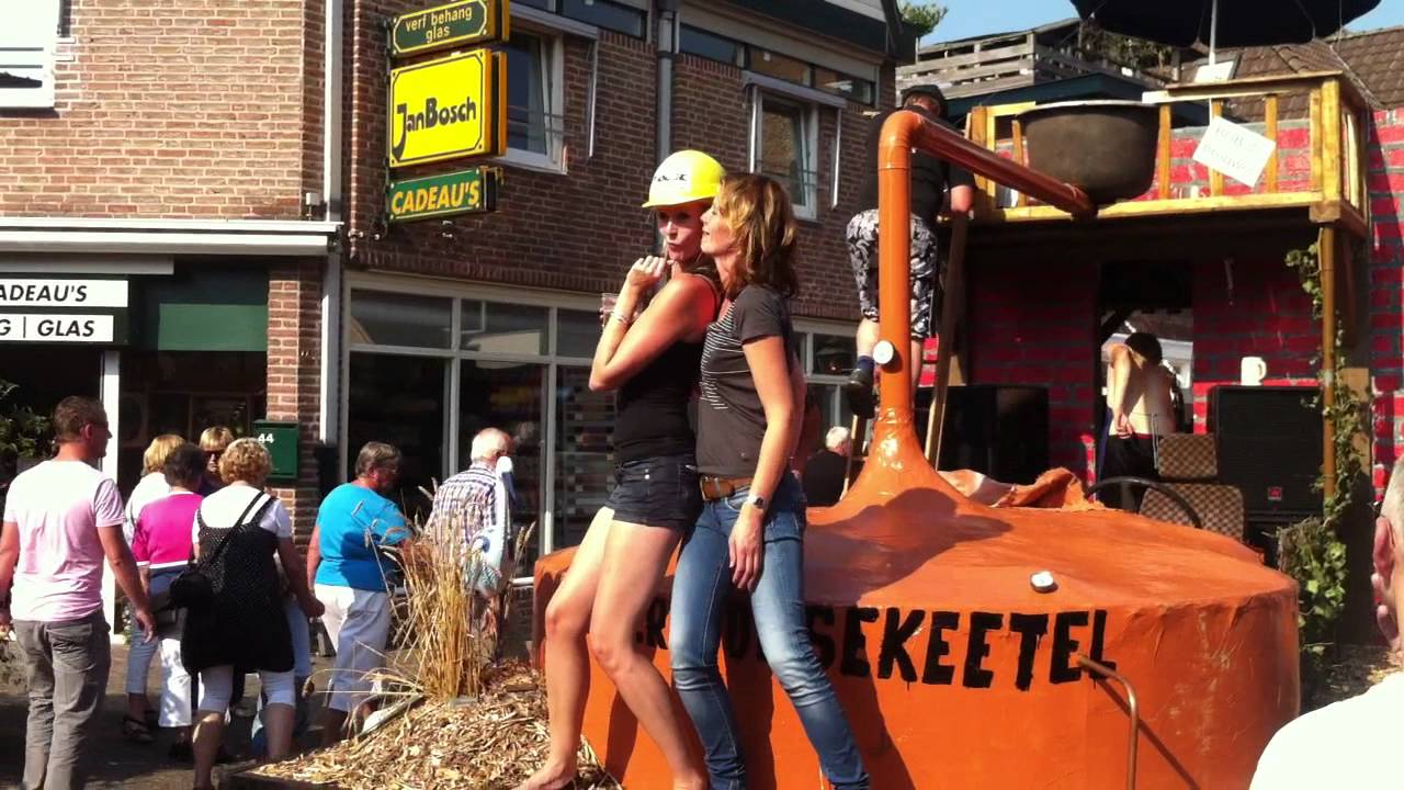 septemberfeest Borculo 2012 Karnemelksesteeg - YouTube