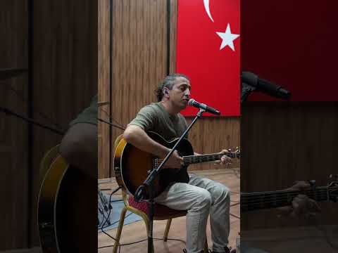 Hakkari'de Kasım Taşdoğan konserine yoğun ilgi