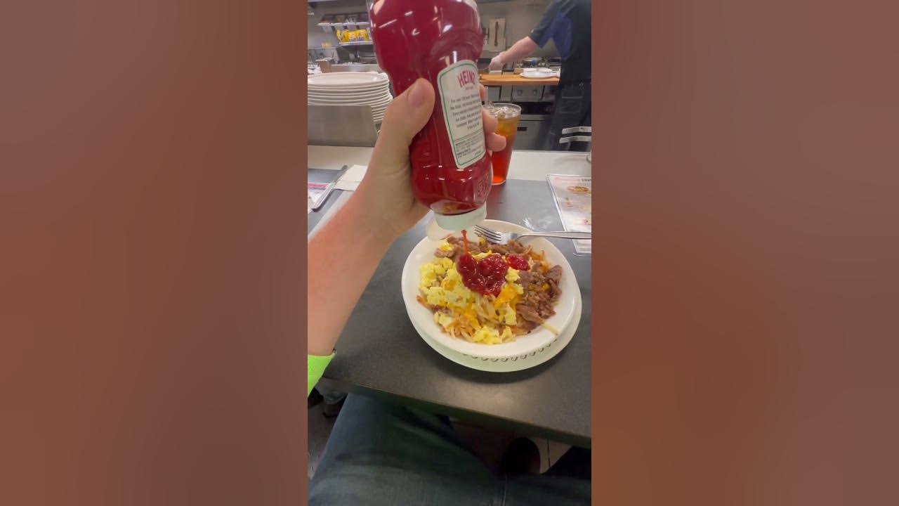 This Is How Your Supposed To Get Ketchup Out The Bottle Life Hack