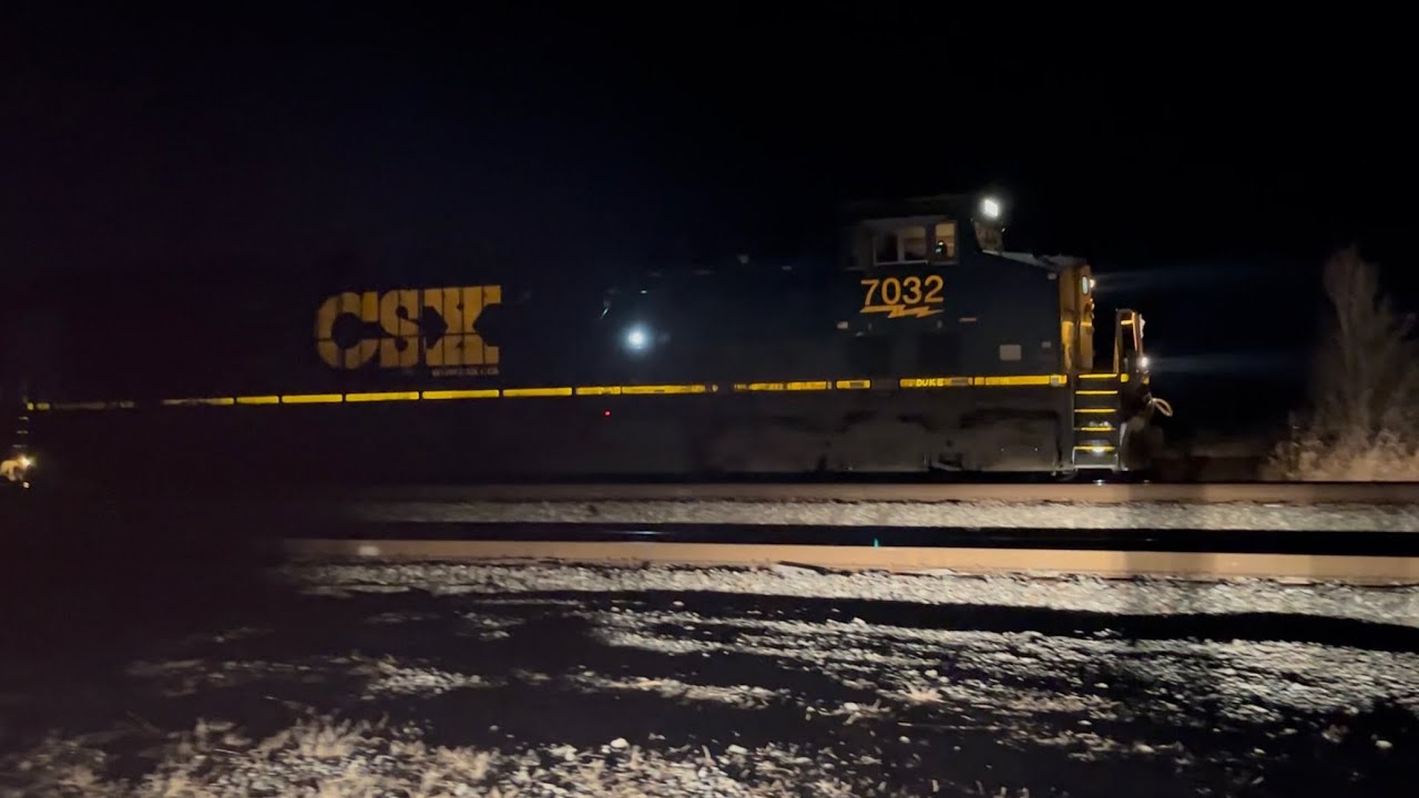 CSX 7023 leads CSX C895 (Princeton, IN to Newport News, VA) at ...