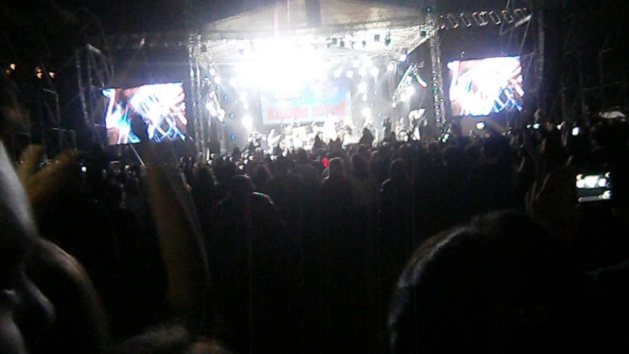 Ceca Nevaljala (Live) Nis - YouTube