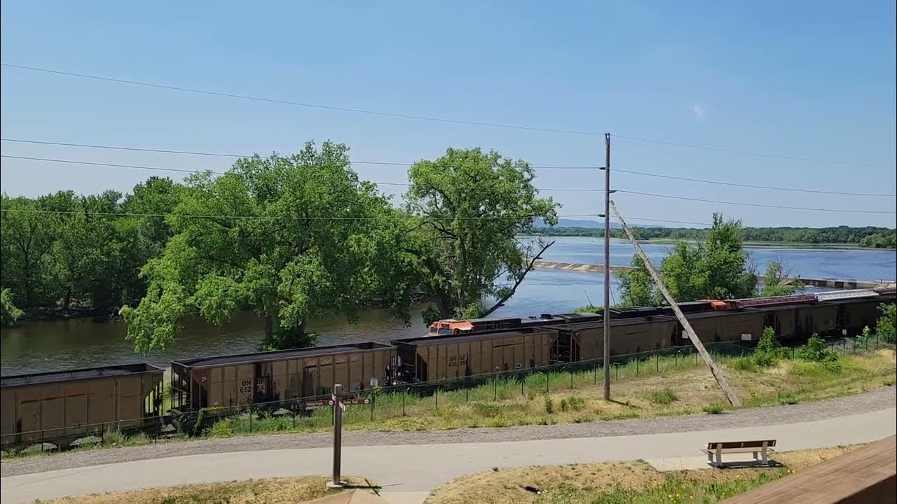 BNSF 4384 west - Onalaska, WI - 060823 - YouTube