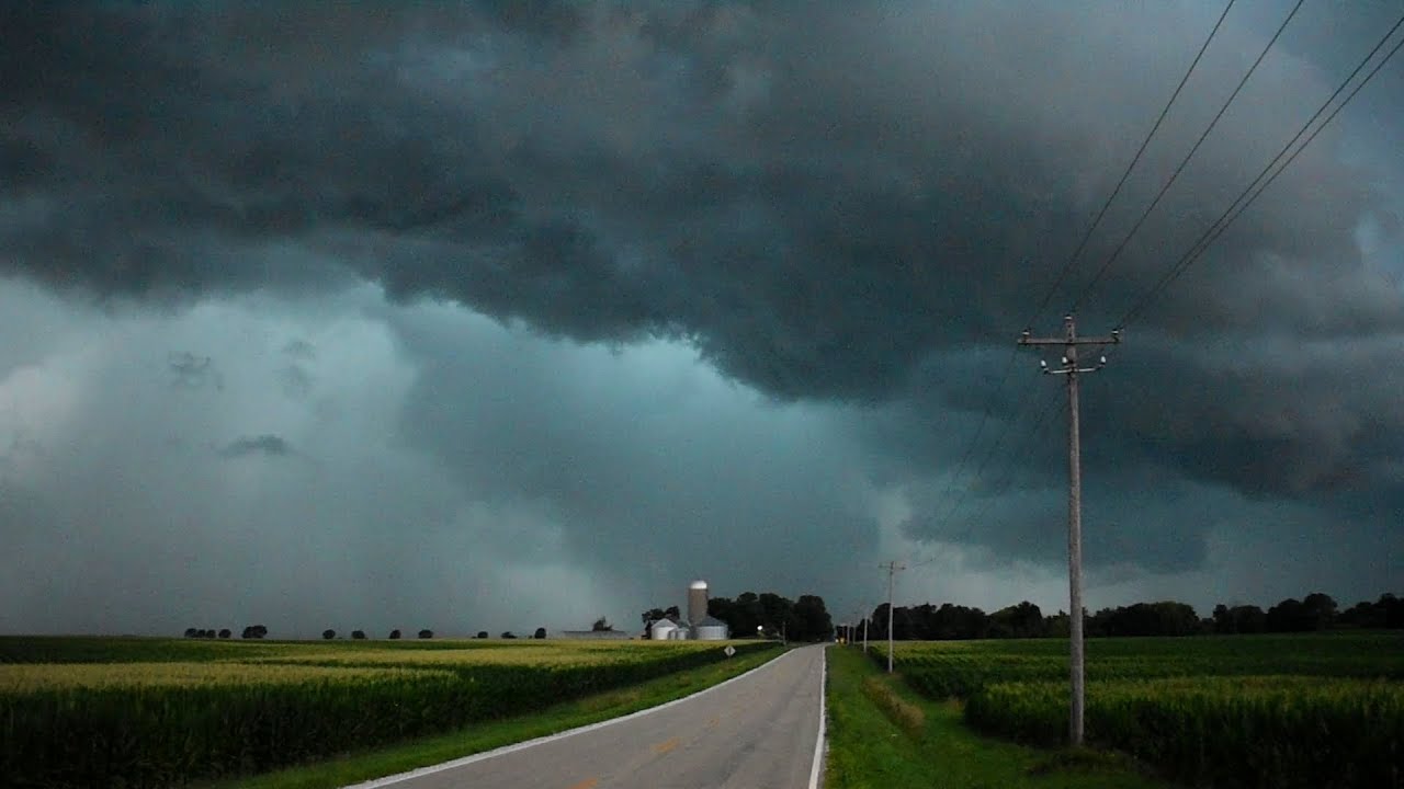 Severe Thunderstorms in Northern Illinois - Epic Structure, High Winds ...