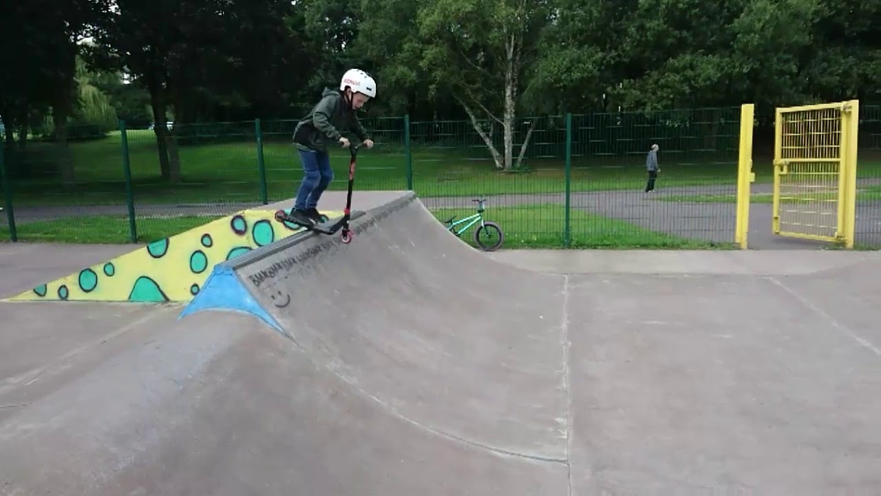Scooter jump - YouTube