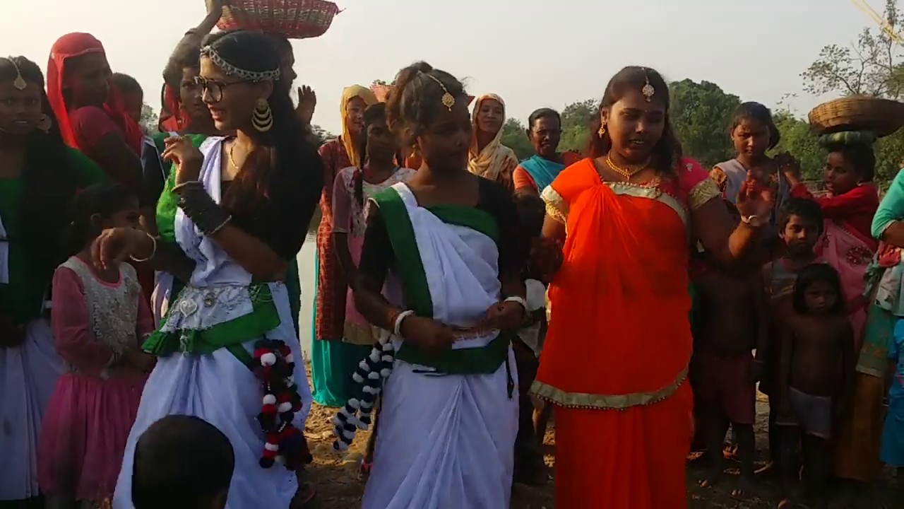 Dance of beautiful girls ll Sama Chakewa Bisarjan Karyakaram - YouTube