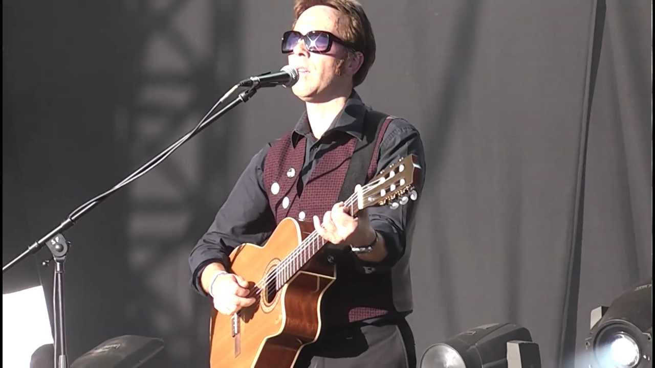 Perry Rose - LIVE (2) Scène sur Sambre 2012 - - YouTube