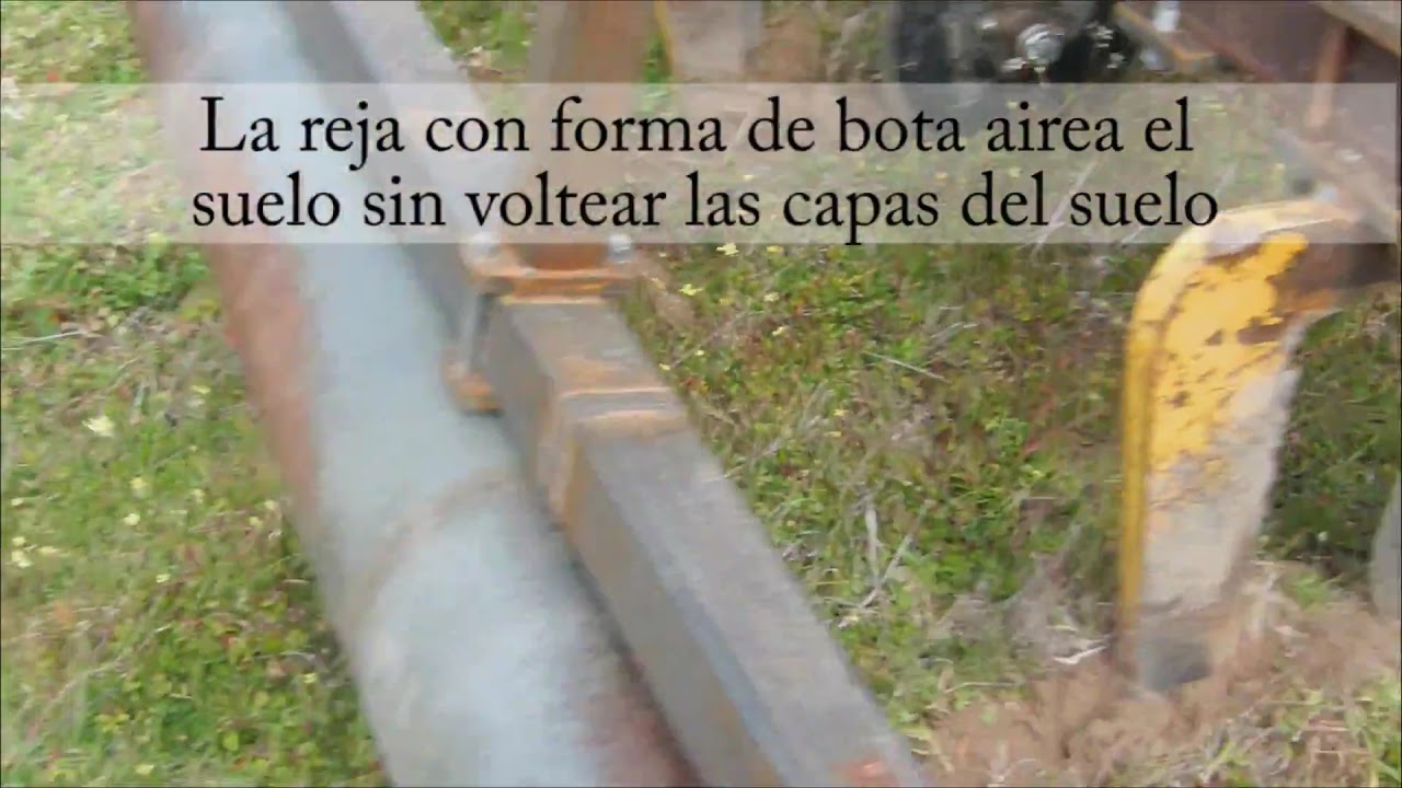 Apero de labranza vertical en acción | Vivencia Dehesa - YouTube