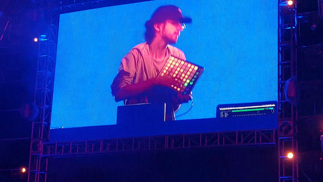 Madeon performing launchpad on WORLD DJ FESTIVAL 2017 - YouTube
