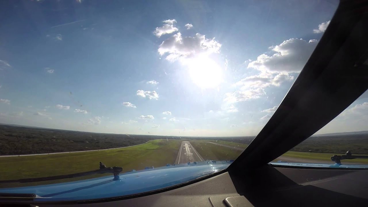 GoPro COCKPIT VIEW | B737 Takeoff on 12,000' runway - YouTube