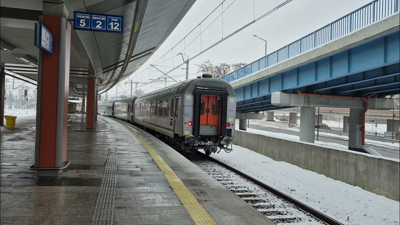 EU07-067 departs Krakow Glowny on Sunday 12th January 2025 - YouTube