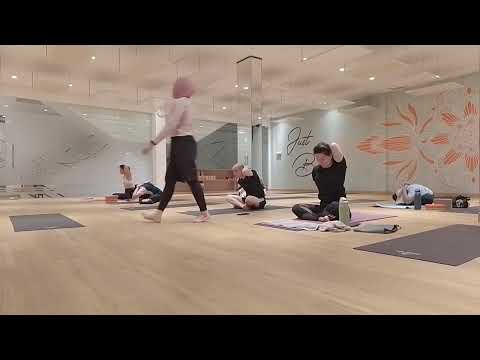 32.60 Minutes Hatha Yoga - Hot Yoga