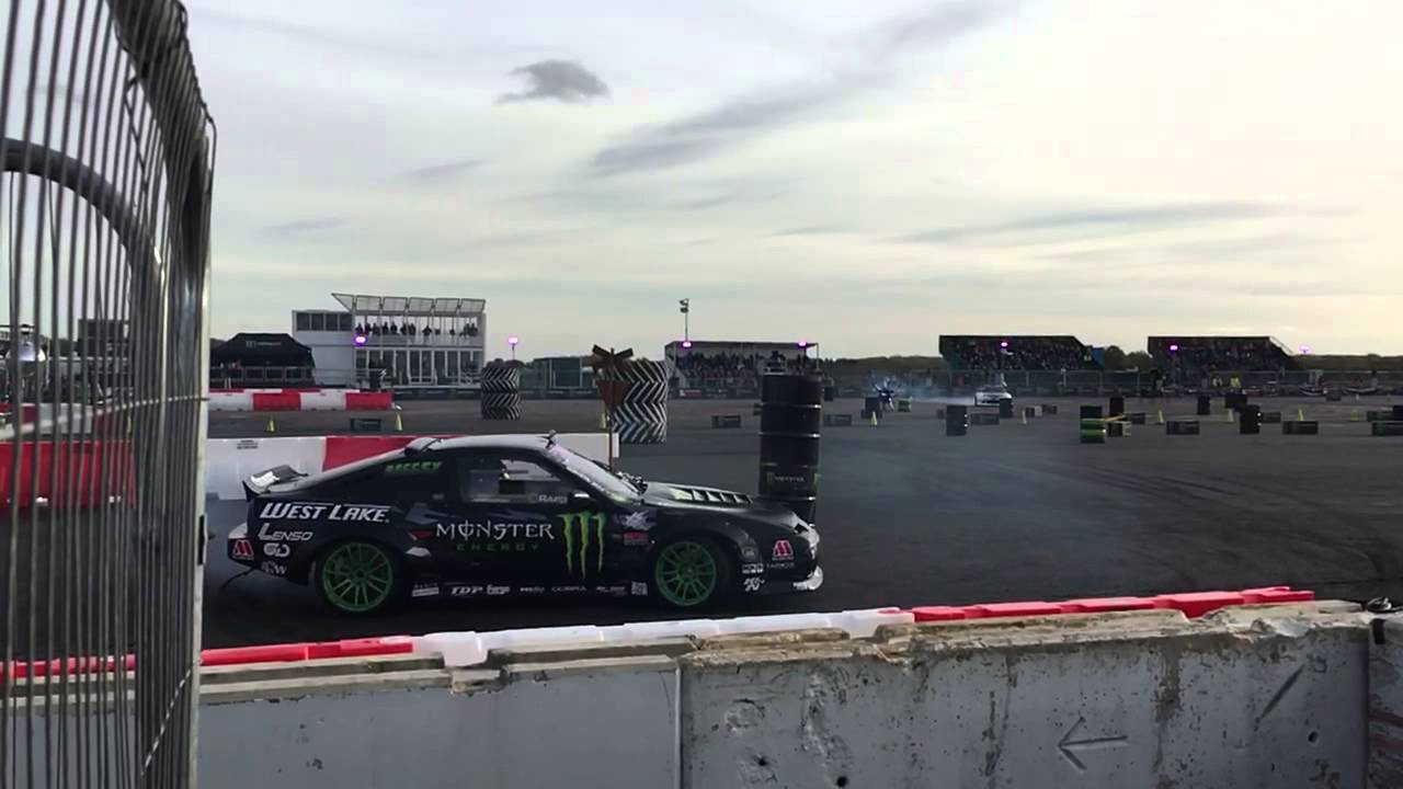 Santa pod drifting 2015 - YouTube