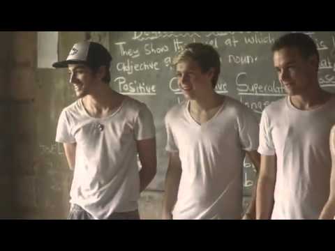 One Direction_ Africa Diaries (Part 2) niall and zayn stories (zayn cry ...