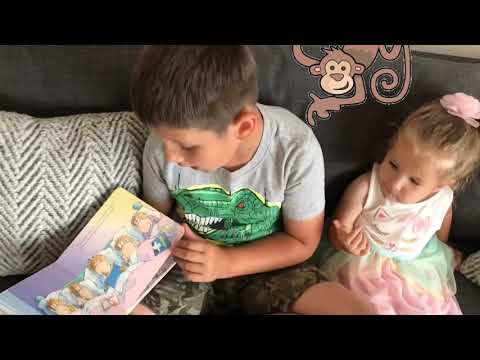 Books for Kids Read Aloud - 5 Little Monkeys Reading in Bed - YouTube