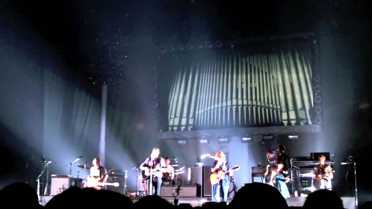 ARCADE FIRE Haïti - Intervention - Live Dome Marseille, France, HQ 720p ...