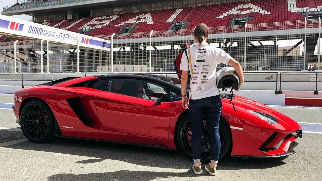 GIRLFRIEND DRIVES LAMBORGHINI FOR FIRST TIME!! - YouTube